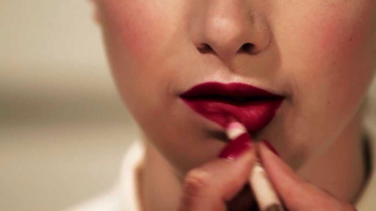 Keep Lipstick On And Keep It Off Of Your Teeth Trusper
